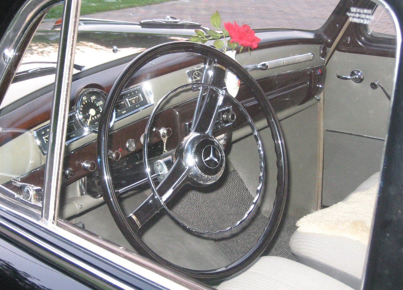 Mercedes-Benz W105 Sedan 219 (90 Hp) Hydrak